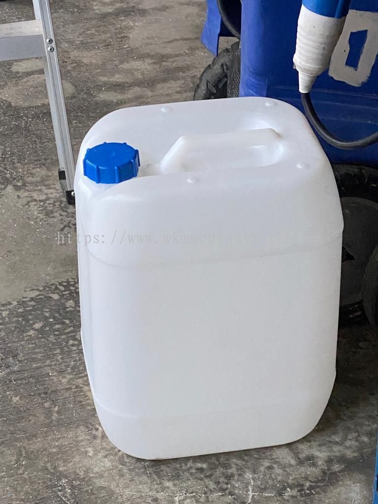Singapore 25L Jerry Can / Unwashed 25L Plastic Jerry Can (Used ...